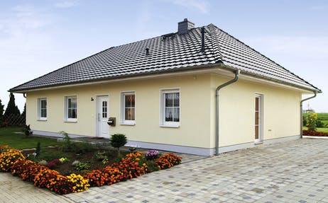 Häuser mit Walmdach auf Fertighaus.de